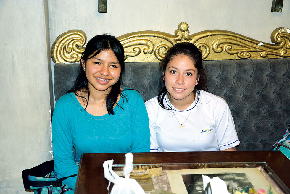 Junte con las amigas inseparables