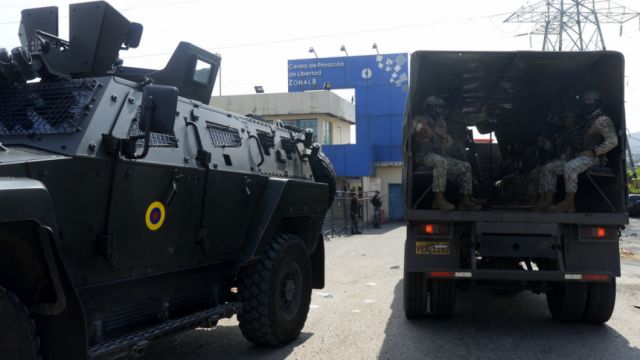 Jorge Glas llega a la cárcel de máxima seguridad 'La Roca'