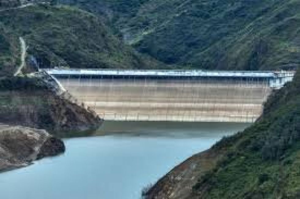 Hidroeléctrica Mazar se recupera en Ecuador