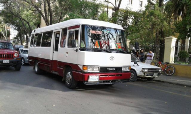 Solo el 40% de los micros opera en Tarija debido a la falta de diésel